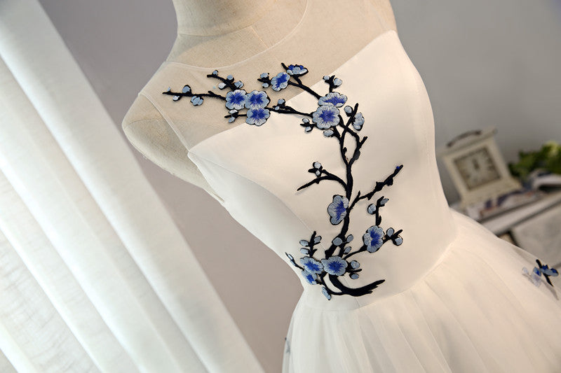 White Tulle Lovely Graduation Dress , Cute Knee Length Party Dress ...